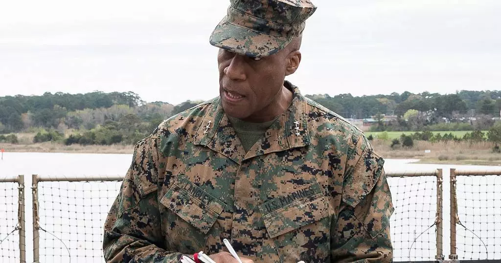 Biden ernennt Marine-General zum nächsten Befehlshaber der US-Streitkräfte in Afrika